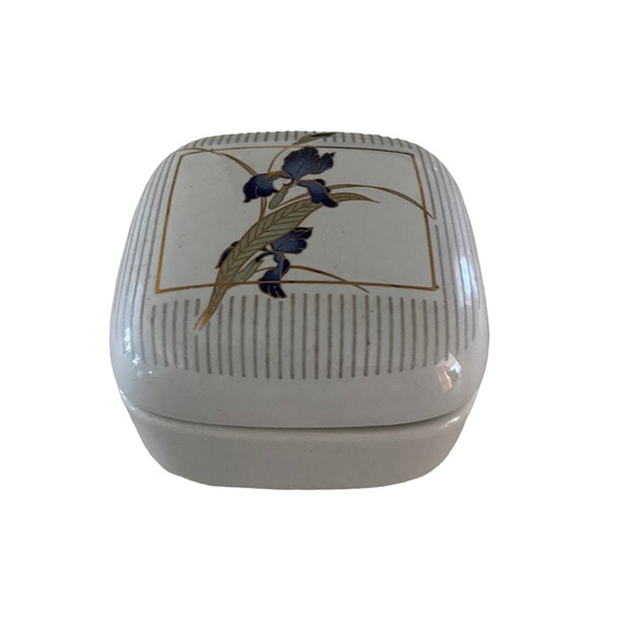 Otagiri | Accents | Otagiri Japan Grand Iris Floral Covered Square ...